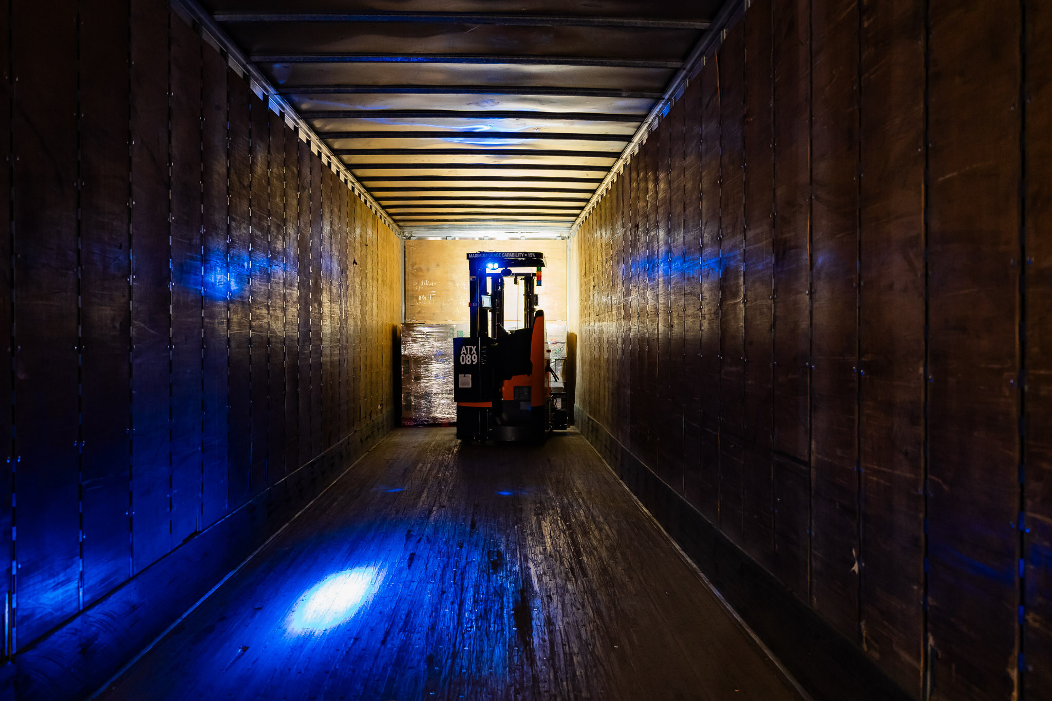 Automated Trailer Loading & Unloading | Safe FoxBot Technology